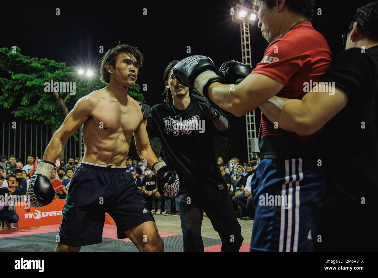 Underground fighting ring hi-res stock photography and images - Alamy