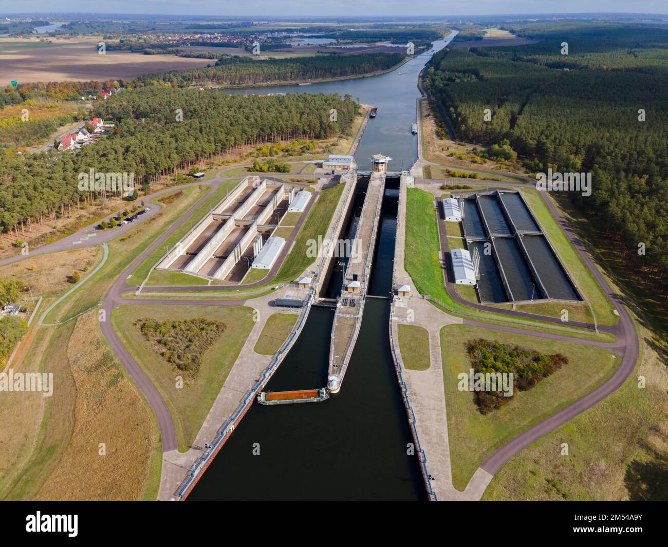 Drone image, Hohenwarthe lock, Mittelland Canal, Jerichower Land ...