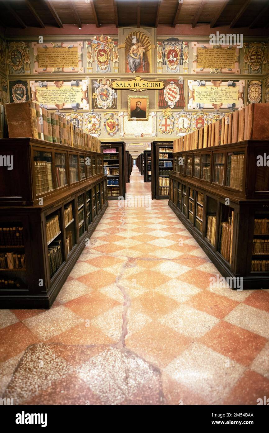 Bologna public library hi-res stock photography and images - Alamy