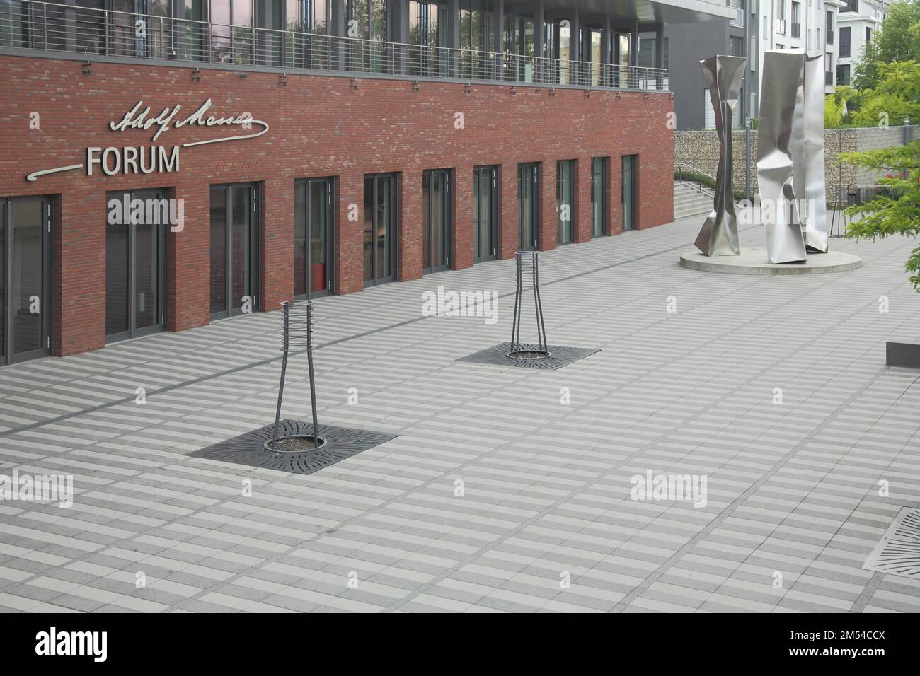 Messer Square with sculpture Three Graces by Ewerdt Hilgemann 2011 ...