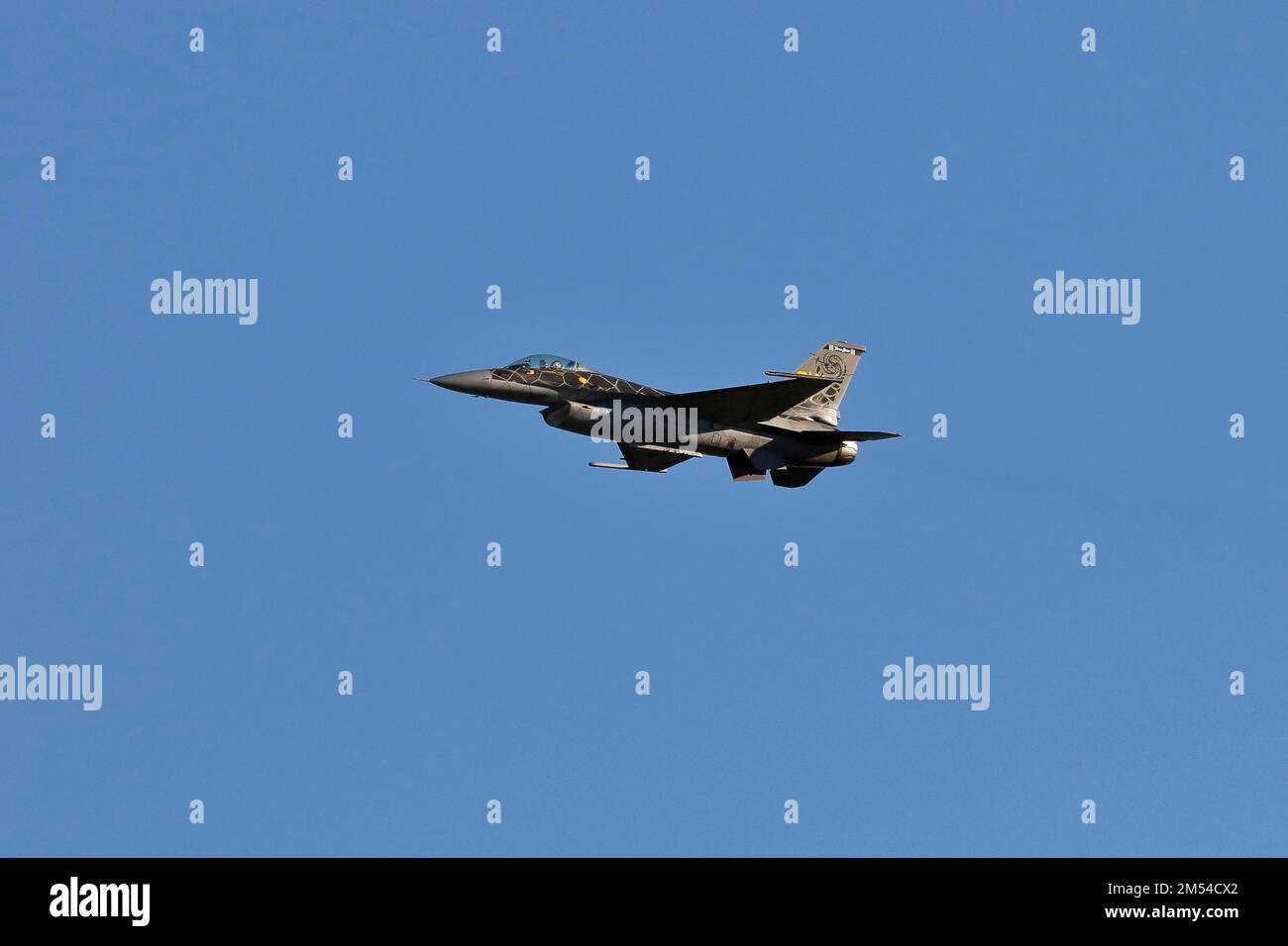 Fighter jet demonstration flight hi-res stock photography and images ...