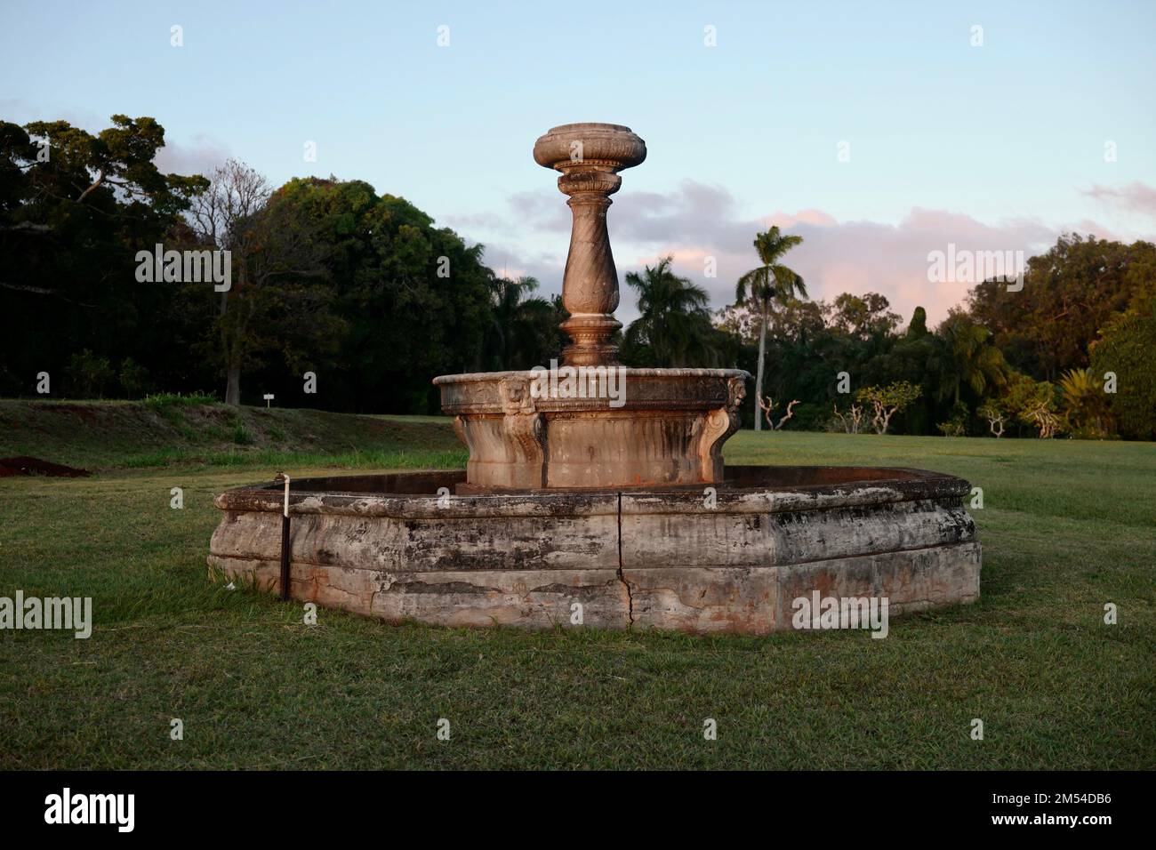 Dry golf course hi-res stock photography and images - Alamy