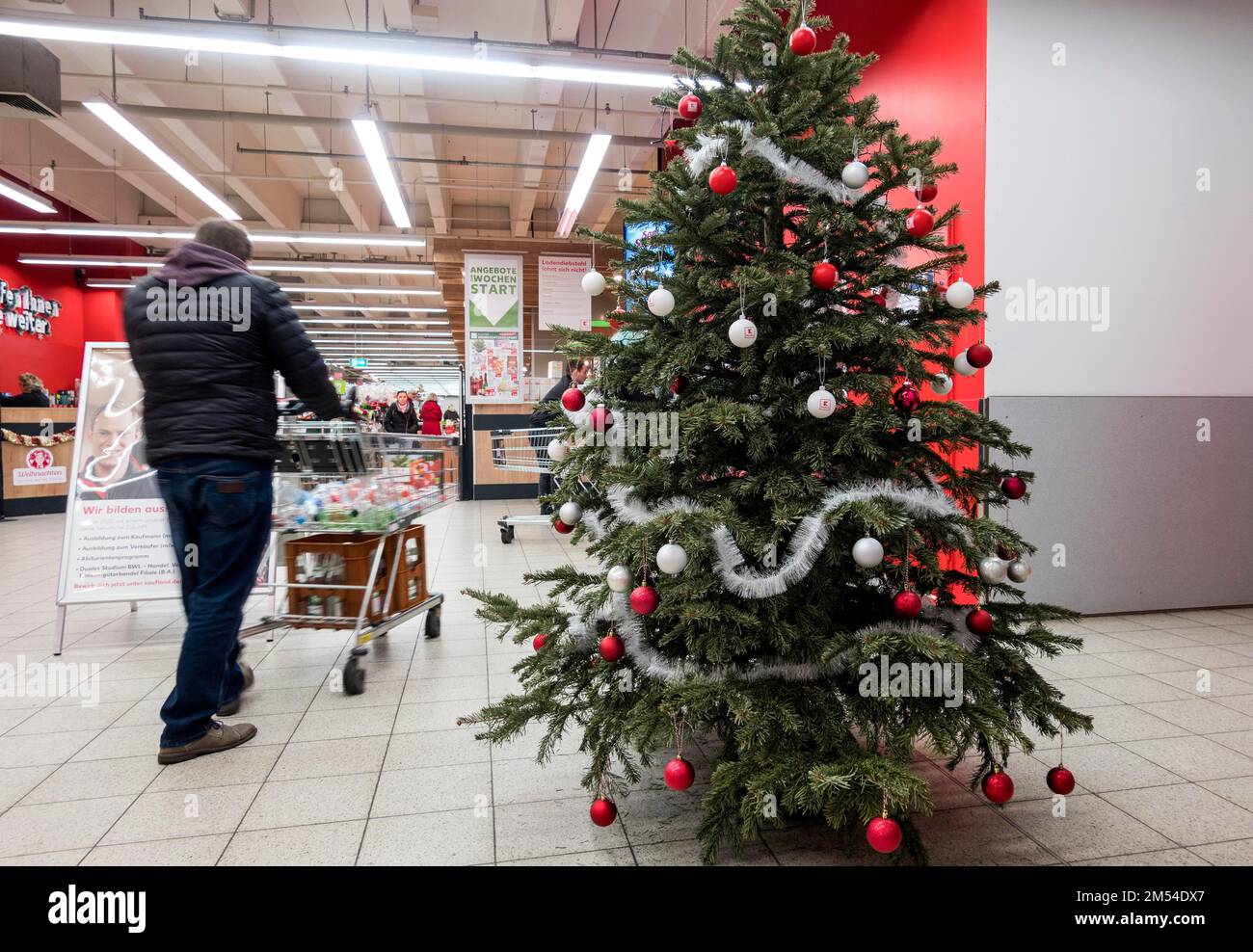Supermarket christmas decorations hi-res stock photography and images ...