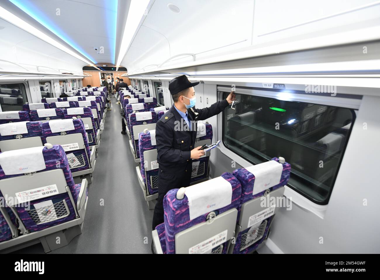 Media reporters experienced a trial run on a new CR200J Fuxing bullet ...