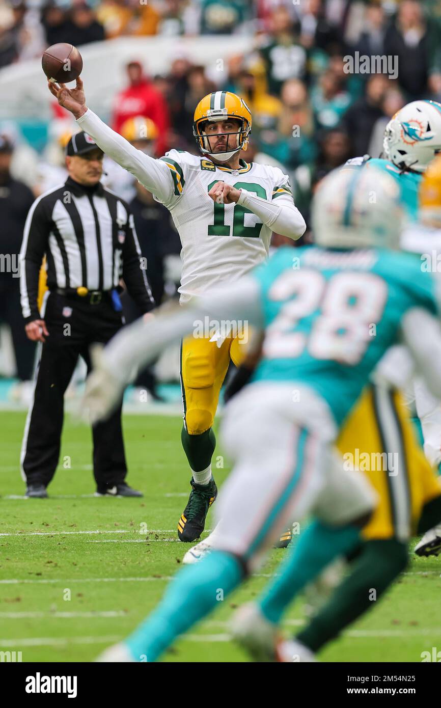 12 drops hi-res stock photography and images - Alamy