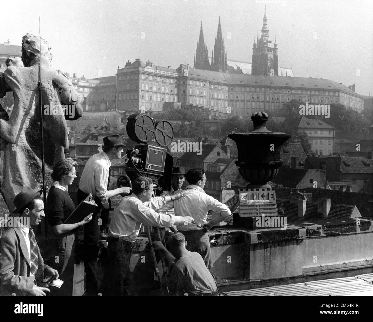 Director BASIL DEARDEN and Cinematographer DOUGLAS SLOCOMBE with Film ...