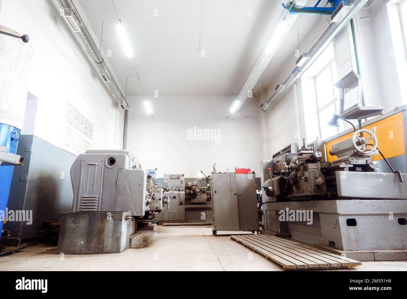 Industrial lathe hi-res stock photography and images - Alamy