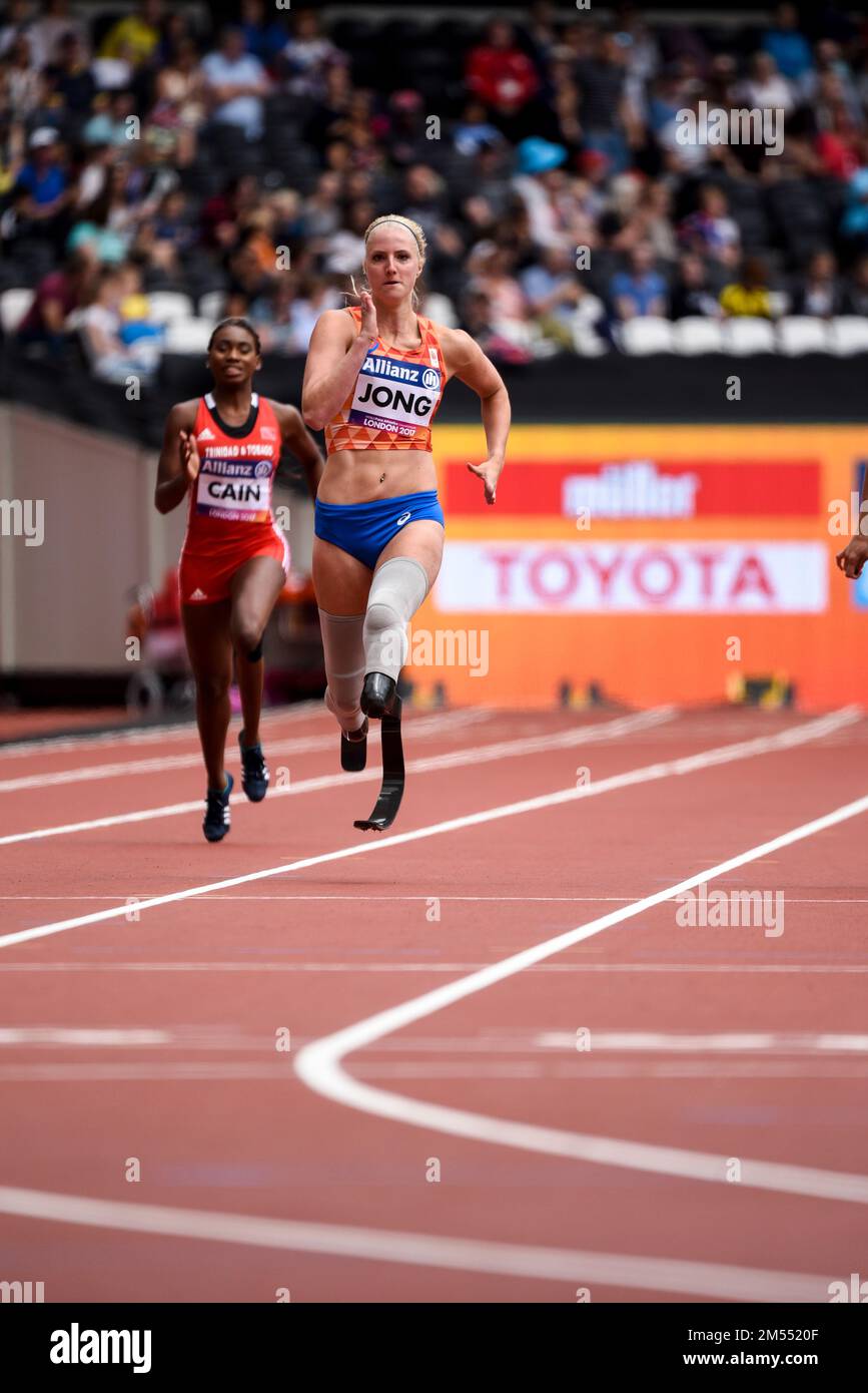 Fleur Jong competing in 200m T43 class at 2017 World Para Athletics ...