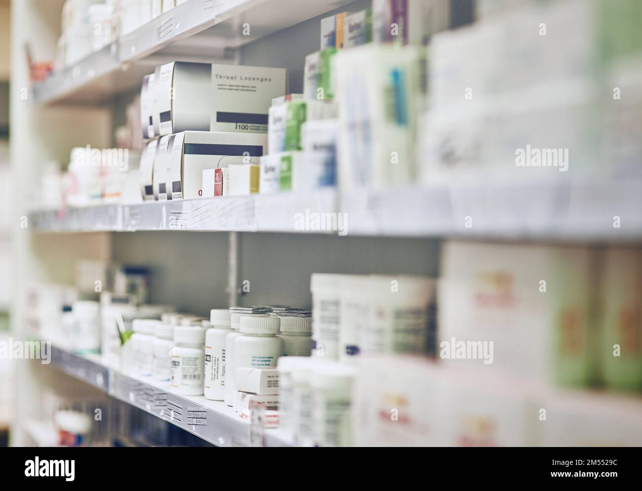 Empty pharmacy shelves hi-res stock photography and images - Alamy