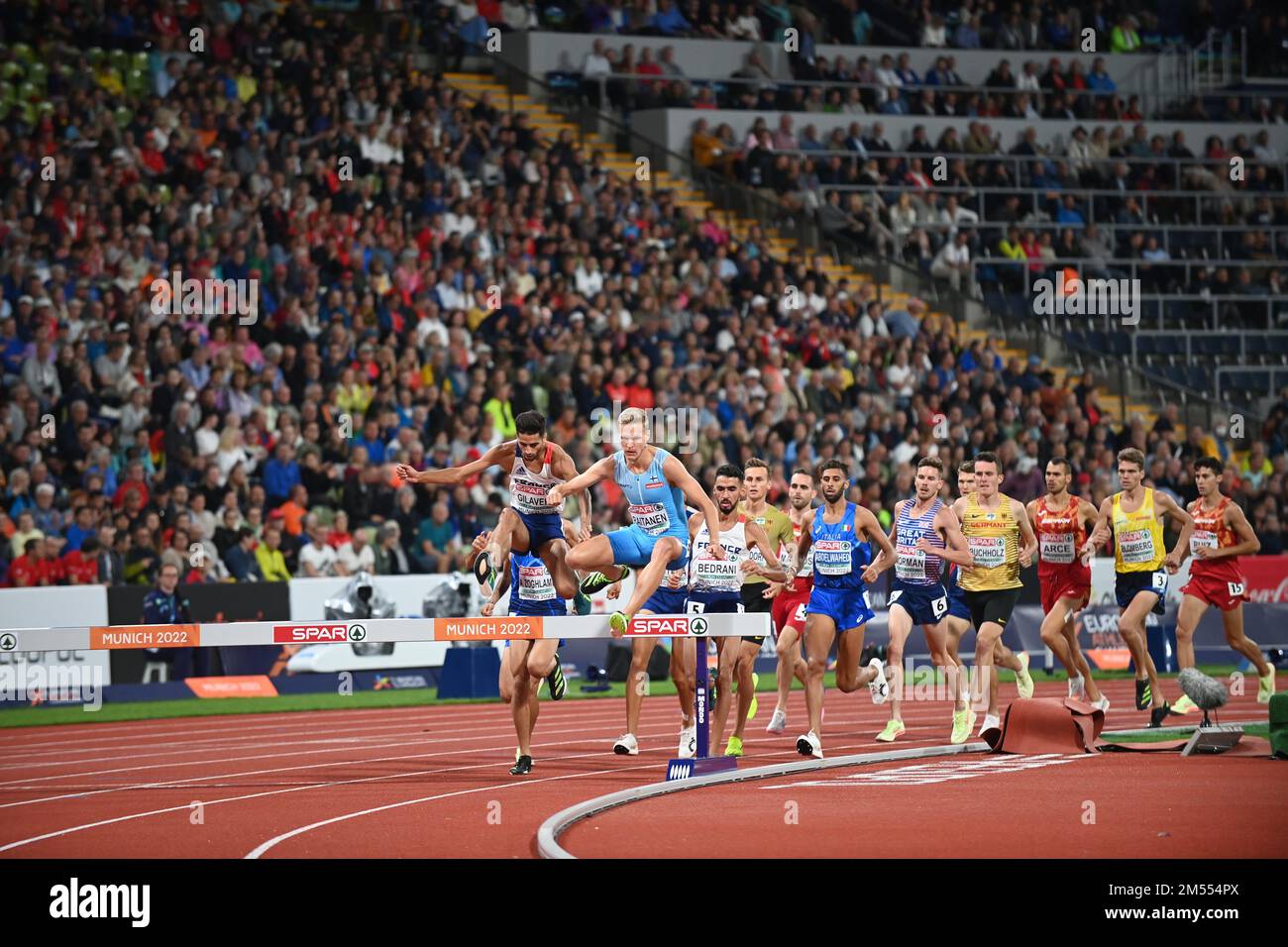 Topi Raitanen leading the race and participating in the 3000 meter ...