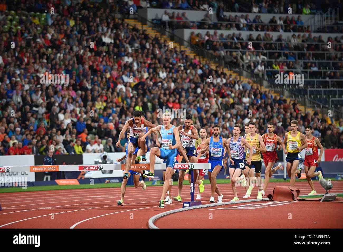 Topi Raitanen leading the race and participating in the 3000 meter ...