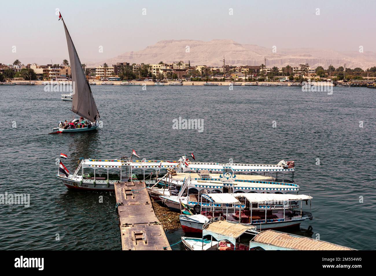 Traditional egyptian ferry boats hi-res stock photography and images ...