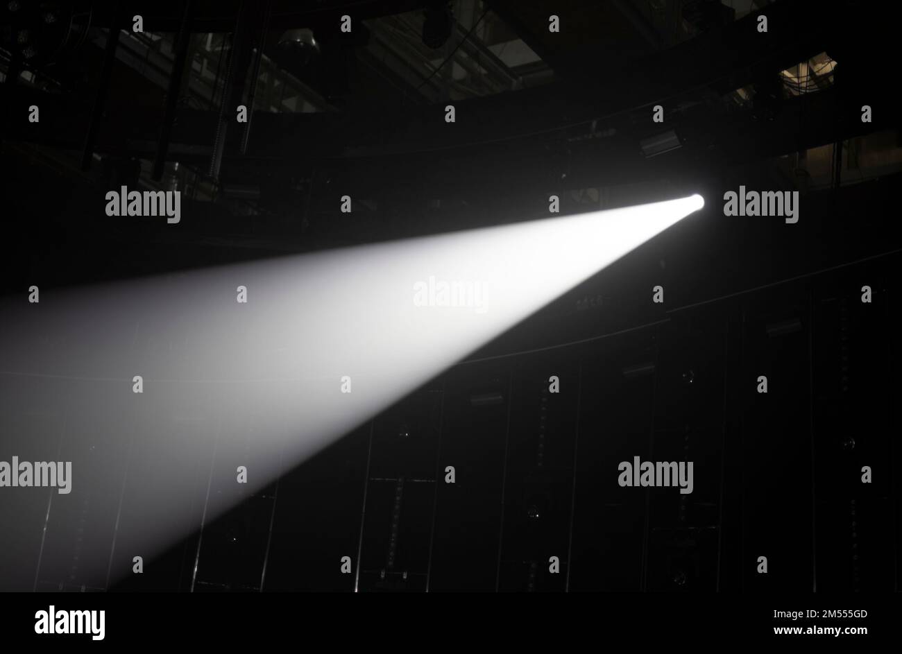 stage light. Lots of lighting fixtures for TV shows Stock Photo - Alamy