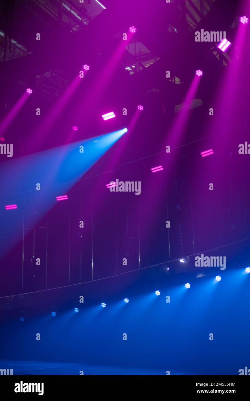 Backdrop for tv shows hi-res stock photography and images - Alamy