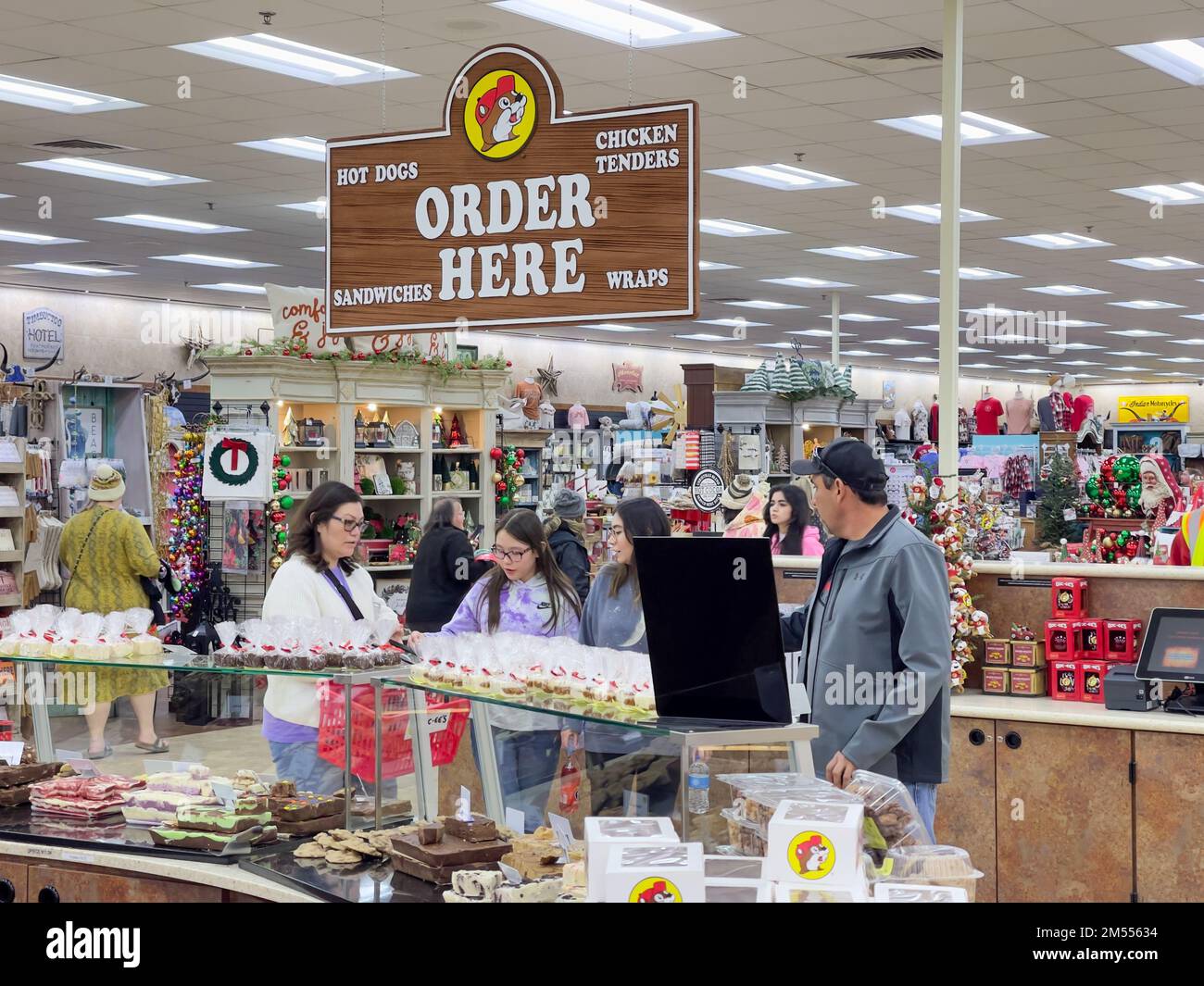 Texas City, TX, USA - December 18th 2022 - Buc-ee's customers standing ...