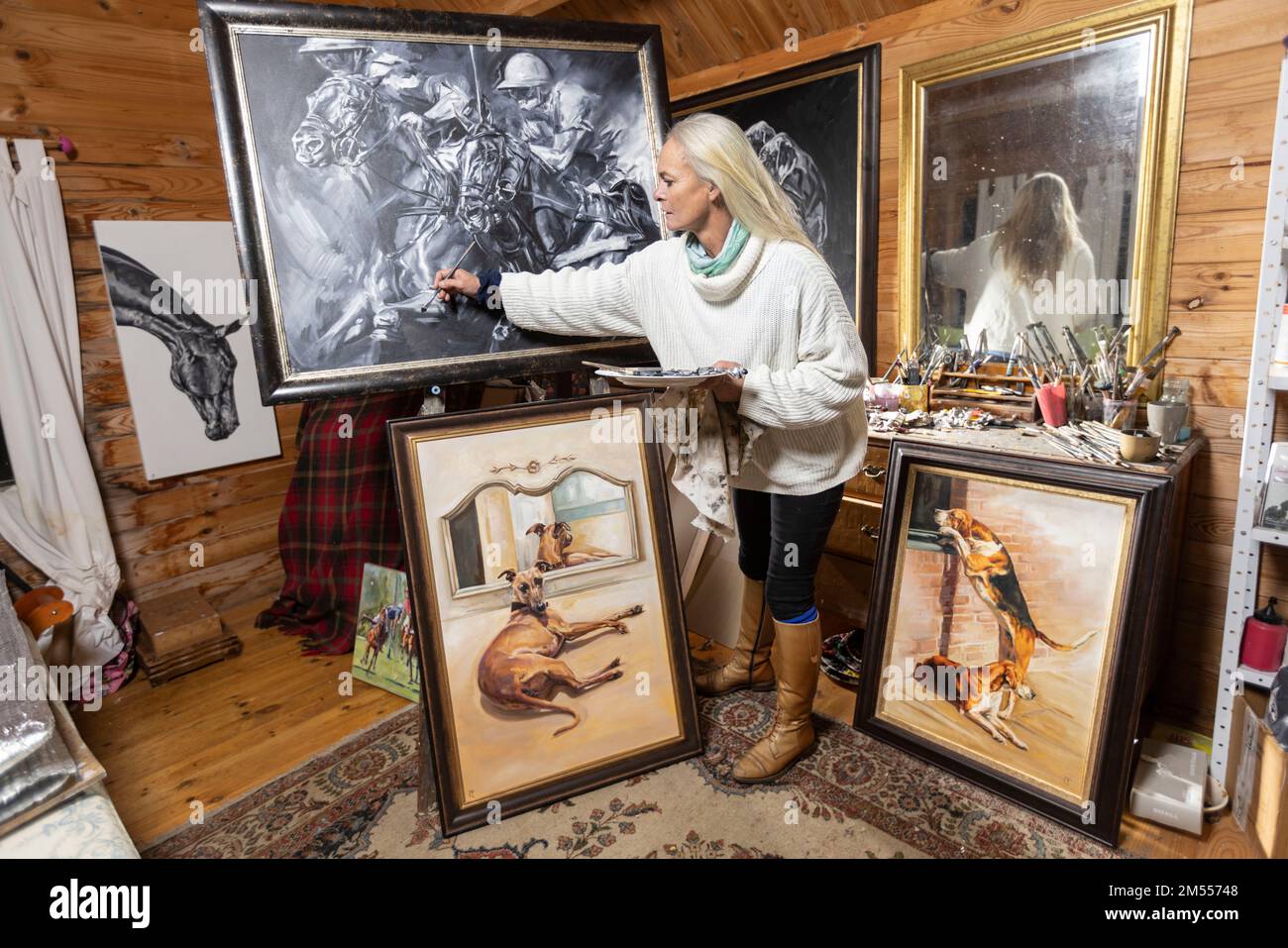 Picture shows artist Debbie Harris working in her garden studio based ...