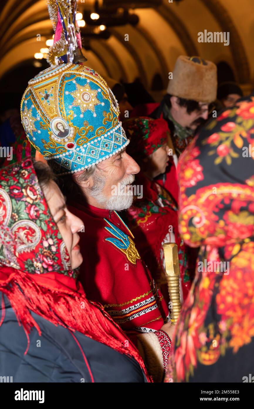 KYIV, UKRAINE - Dec. 25, 2022: Residents in Ukrainian folklore costumes ...