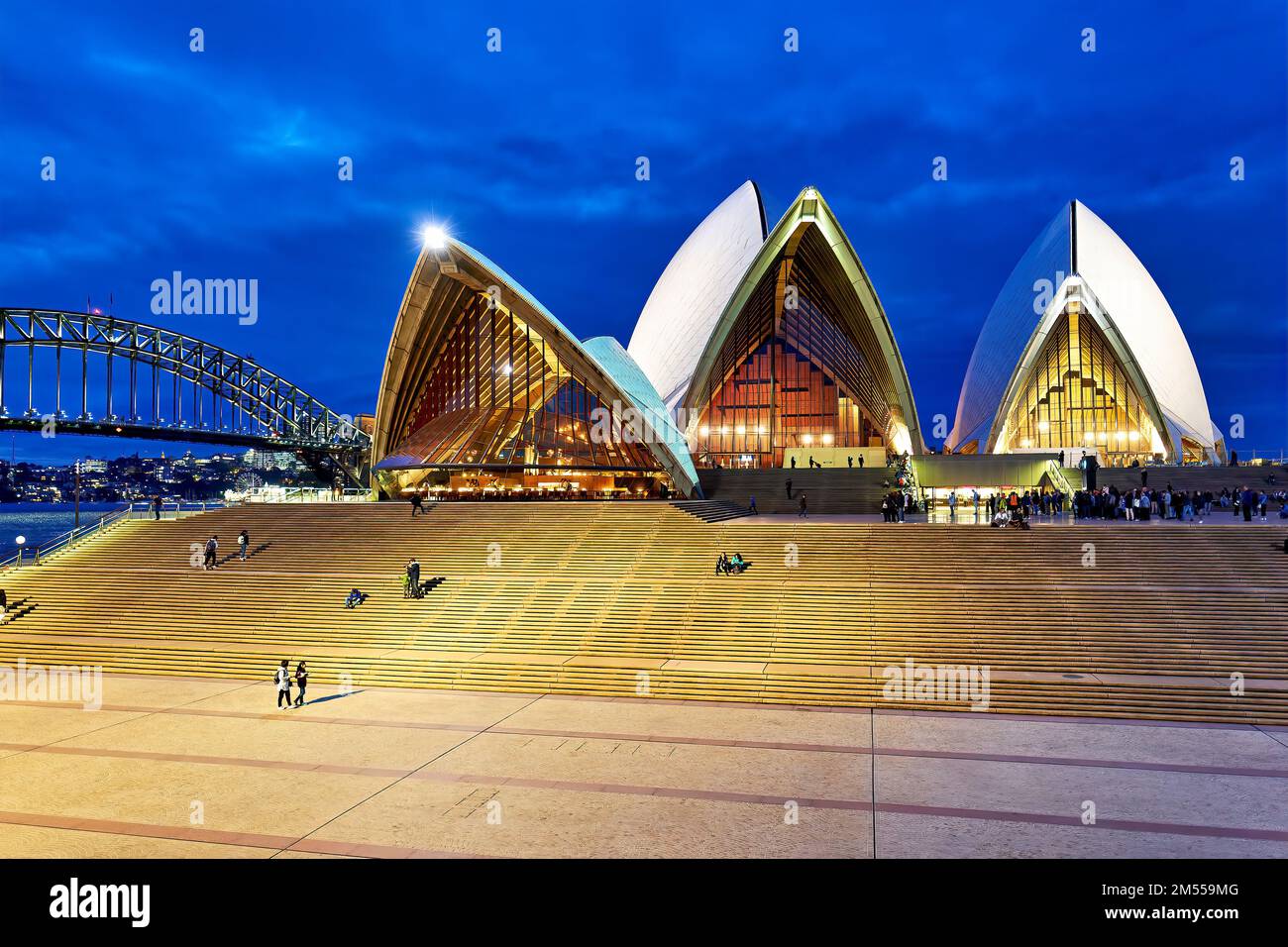 Link pyramid hi-res stock photography and images - Alamy