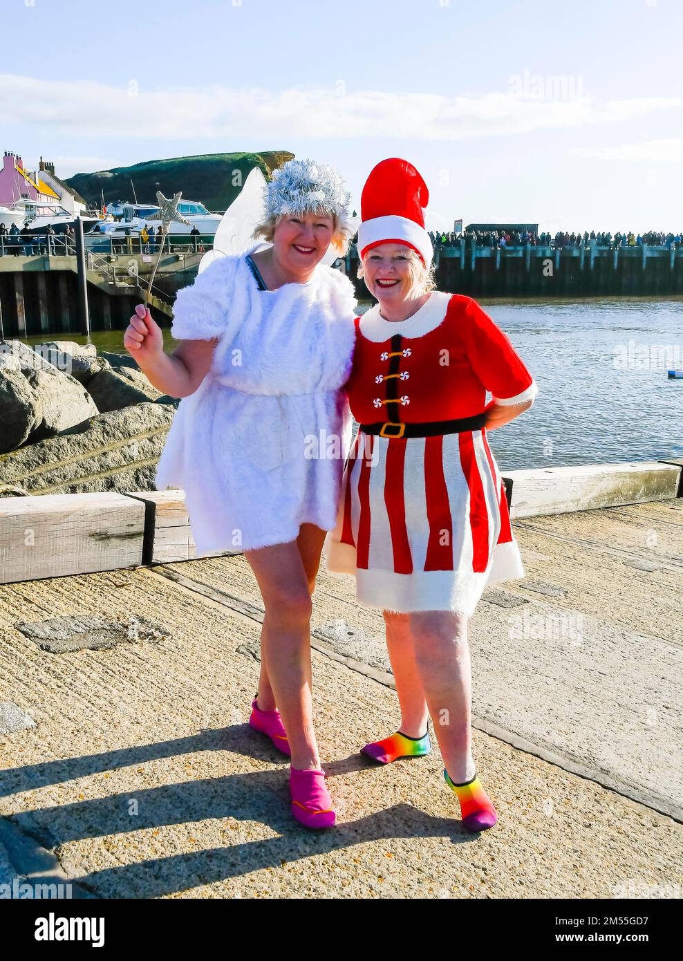 West Bay, Dorset, UK. 26th December 2022. UK Weather. Brave Boxing Day ...