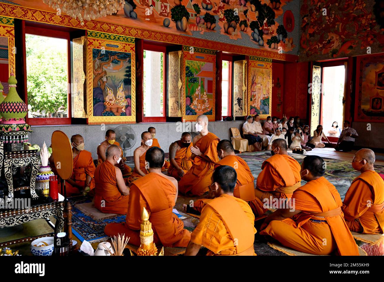 Bangkok, Thailand. 25th Dec, 2022. William Bicknell wears a mask while ...