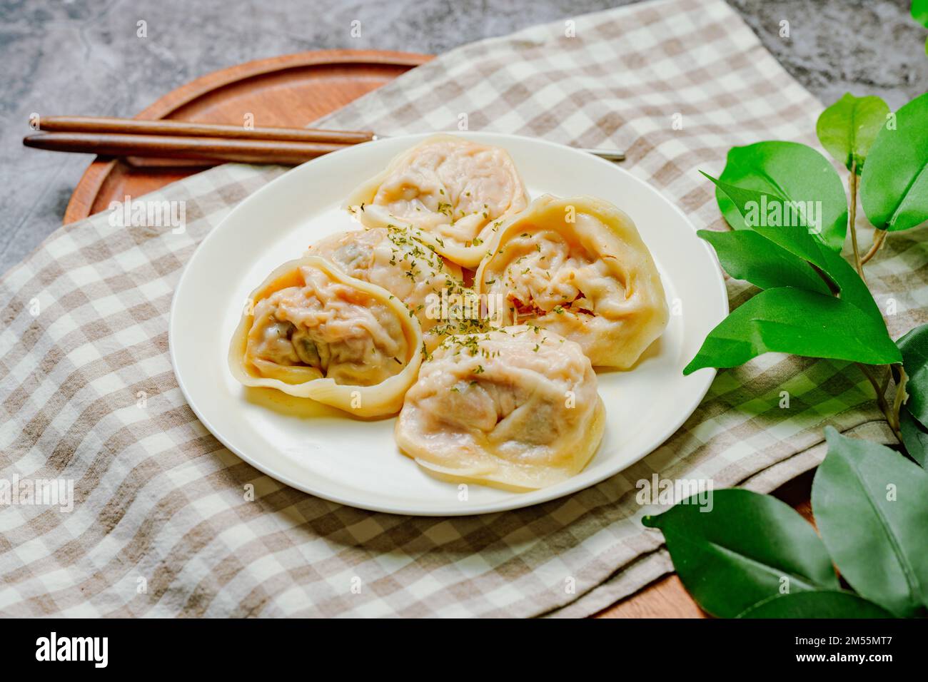 kimchimandu, Korean Kimchi dumpling : Kimchi dumplings are stuffed with ...