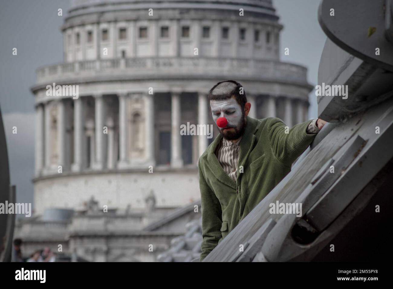 Clown bridge hi-res stock photography and images - Alamy