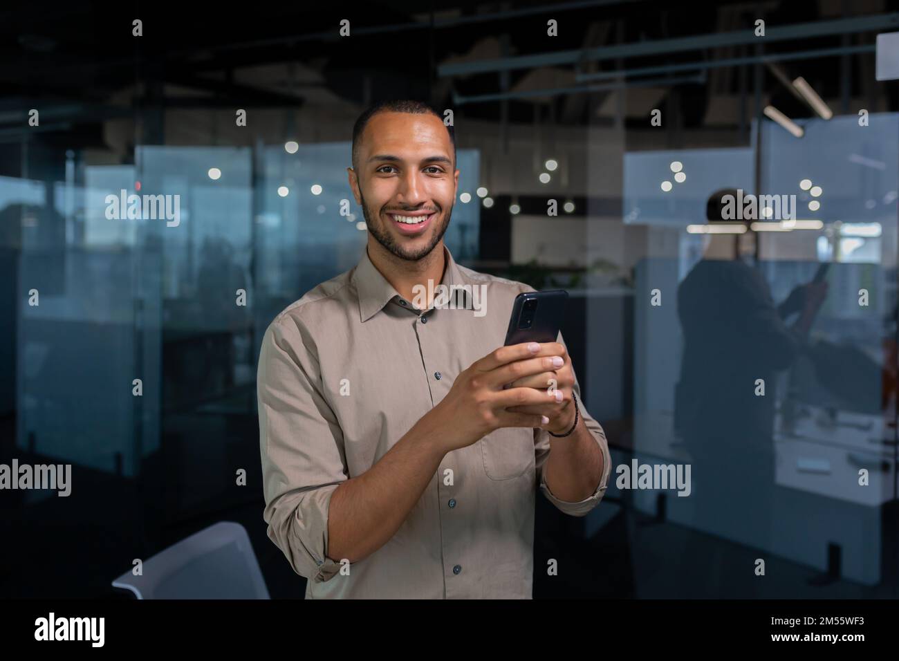 Black man making phone call hi-res stock photography and images - Alamy