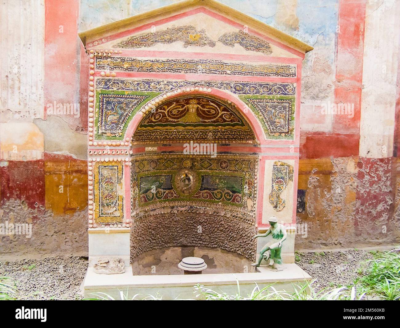 Ornately decorated Roman shrine in Pompeii, Italy Stock Photo - Alamy