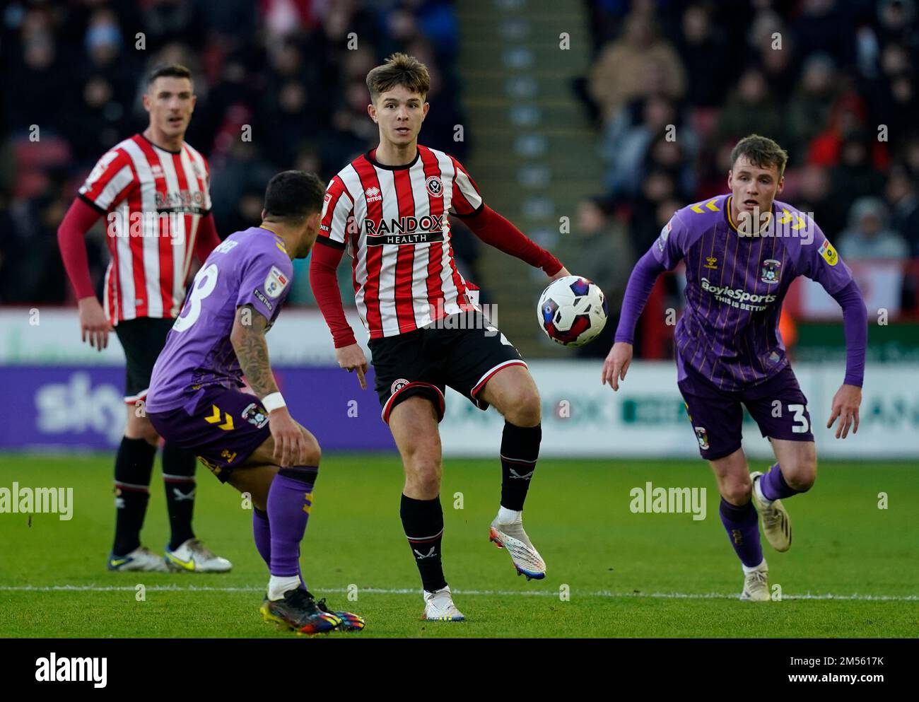 Sheffield, England, 26th December 2022. James McAtee of Sheffield Utd ...