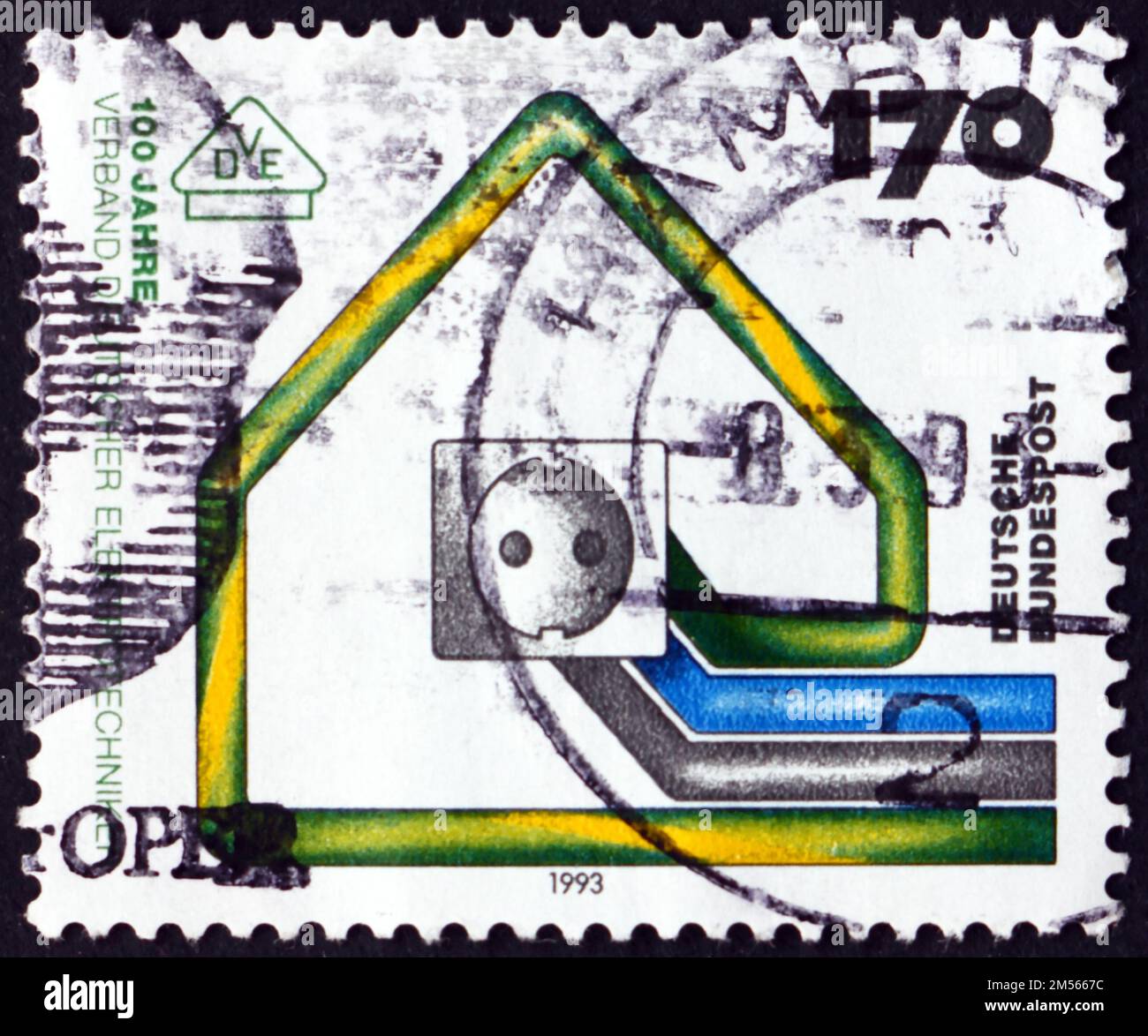 Electrical wires in office hi-res stock photography and images - Alamy