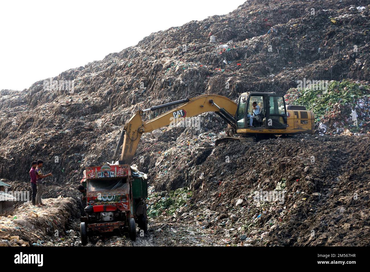 Gazipur, Gazipur, Bangladesh. 26th Dec, 2022. A pile of garbage like a ...