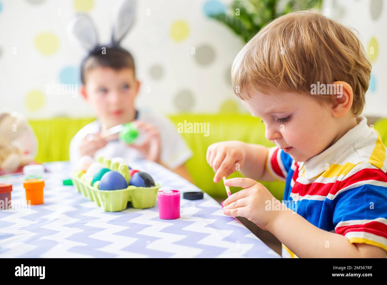Children paint eggs hi-res stock photography and images - Alamy