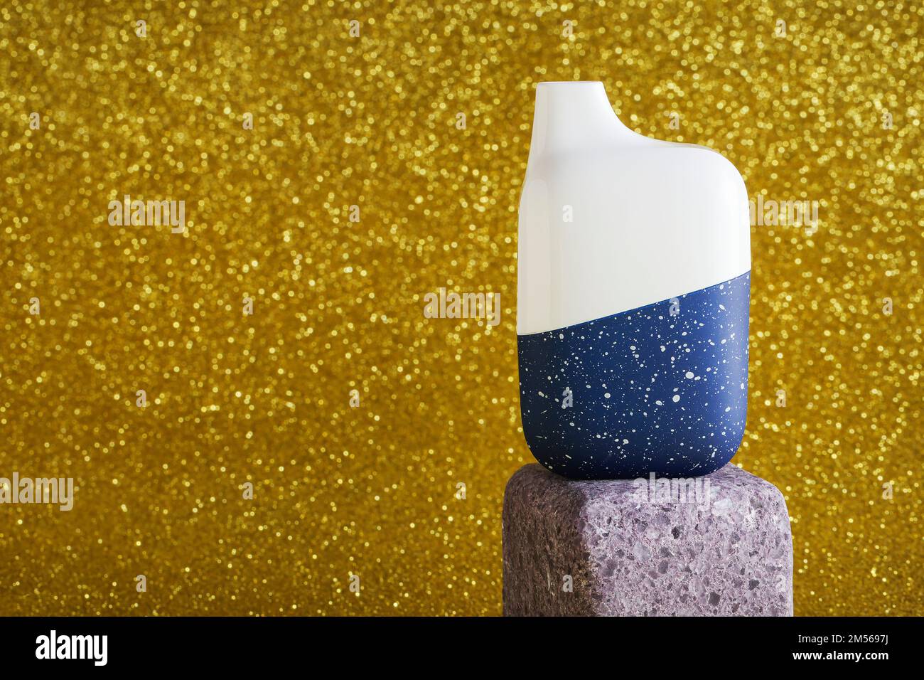 Disposable vapes hi-res stock photography and images - Alamy