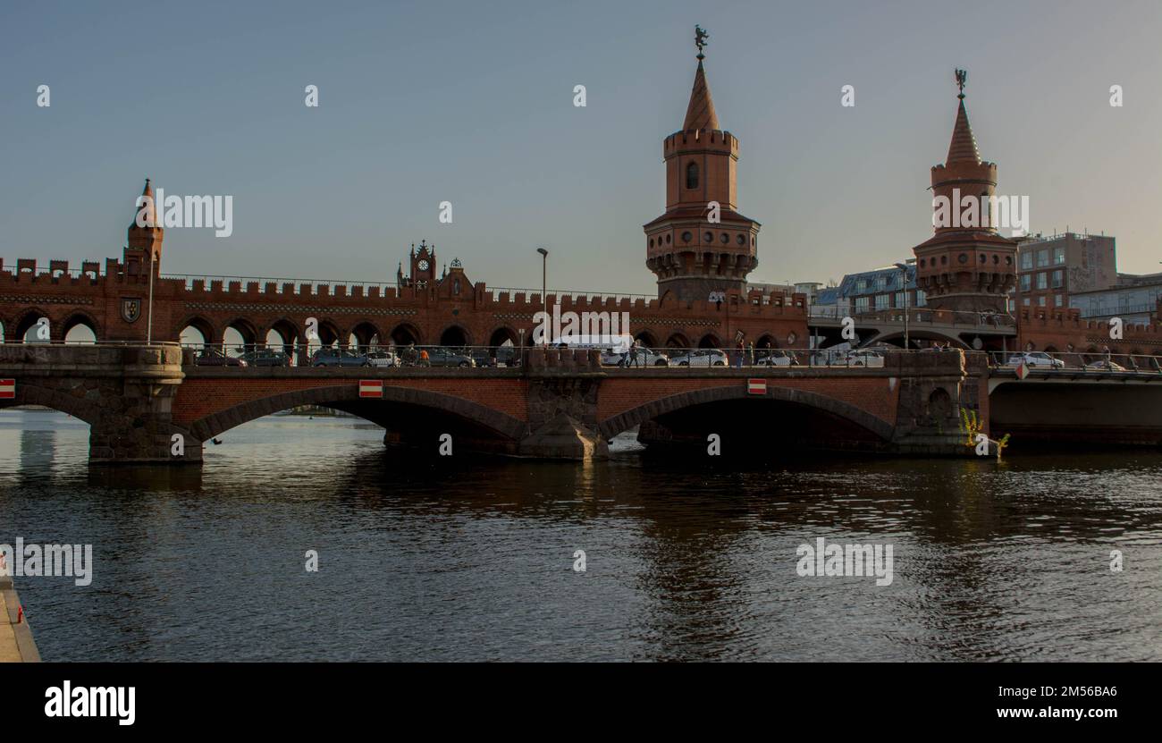 Bridge oberbaumbrücke over river hi-res stock photography and images ...