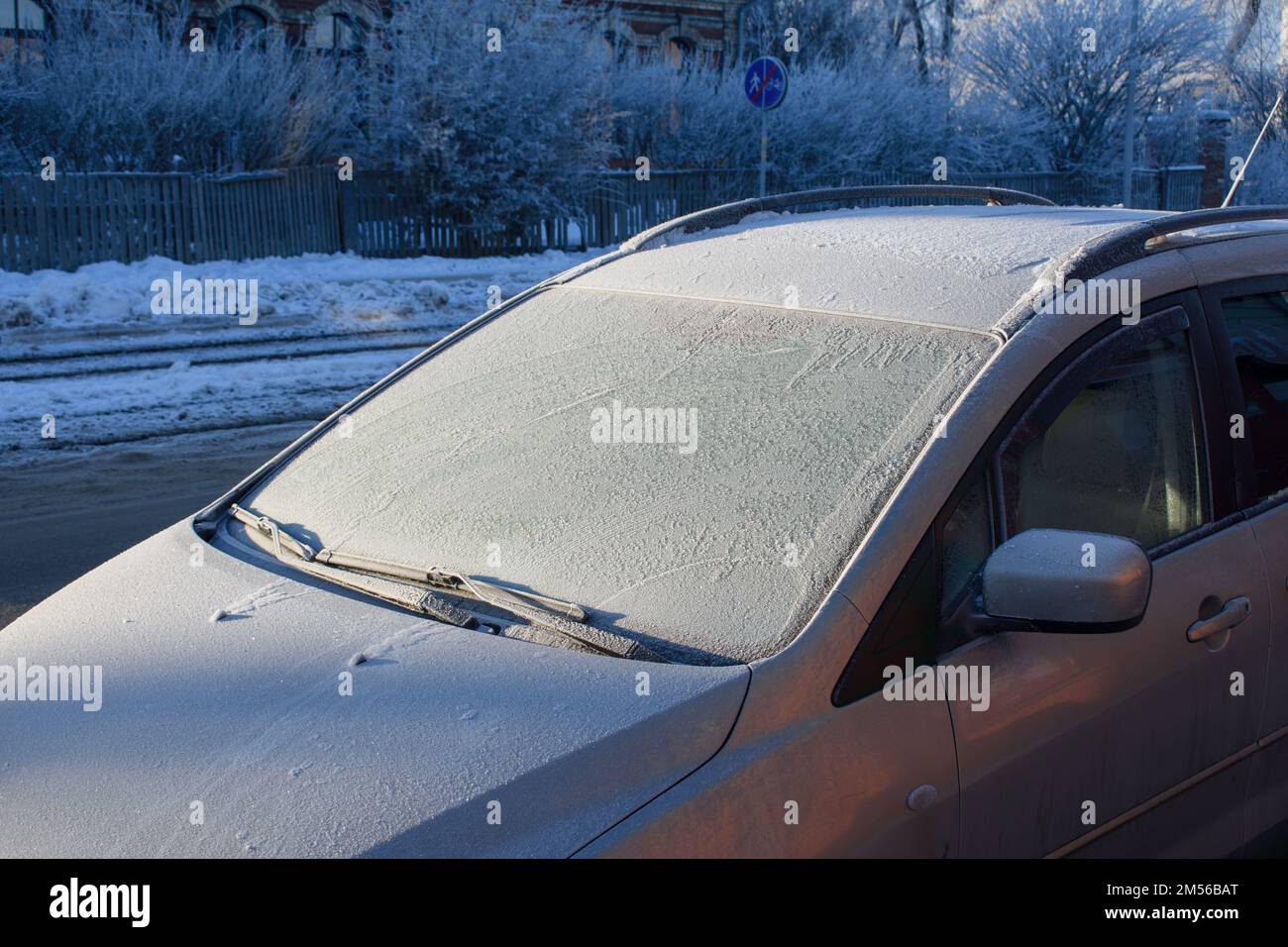 Frozen windshield blades hi-res stock photography and images - Alamy