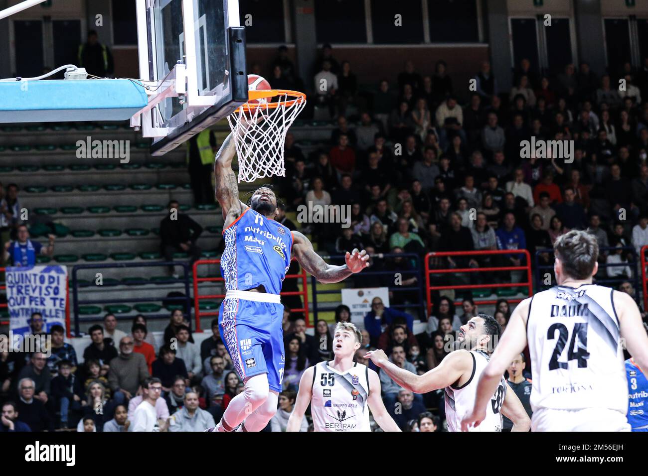 Italian a1 basketball championship hi-res stock photography and images ...