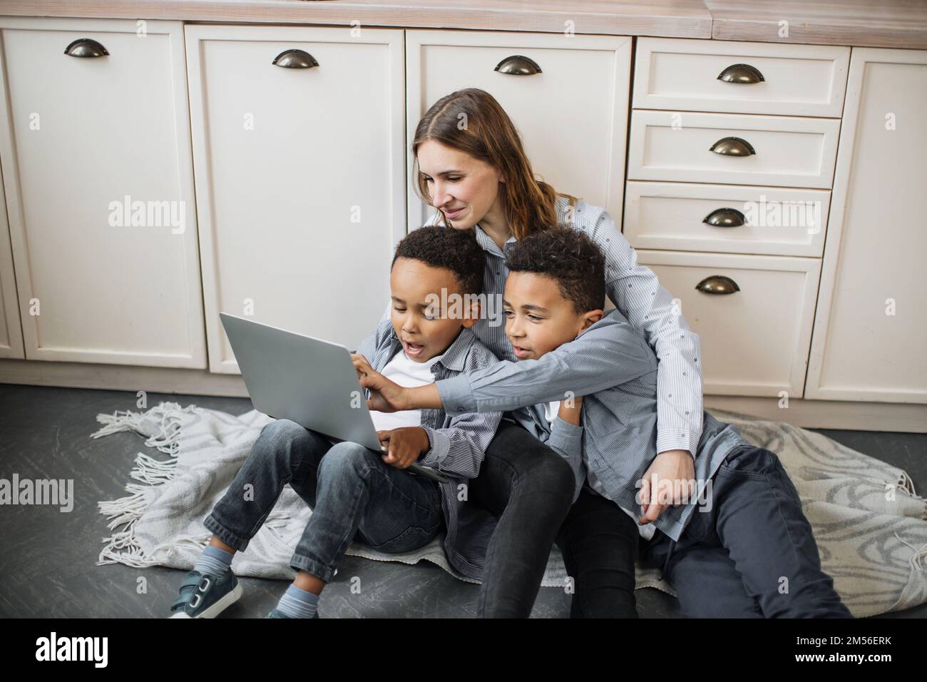 Ordering parent hi-res stock photography and images - Alamy