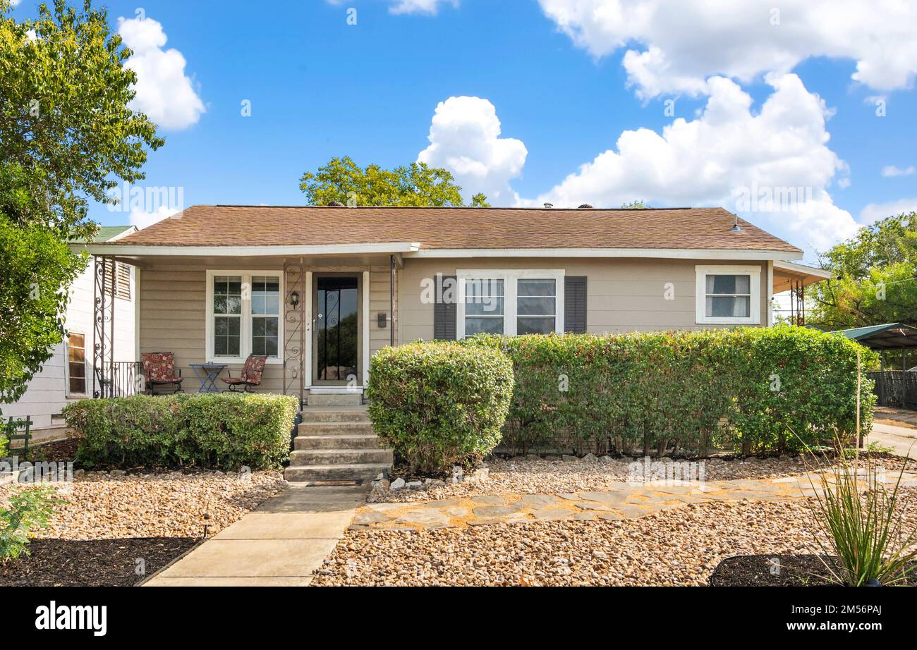 the front view of a home Stock Photo - Alamy