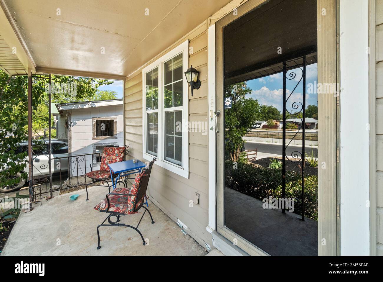 the front view of a home Stock Photo - Alamy