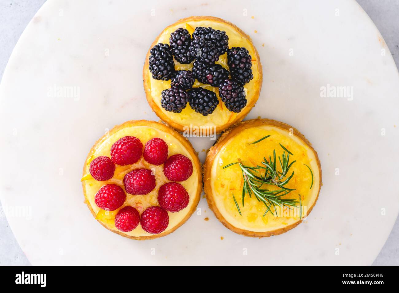 Cheesecake topping hi-res stock photography and images - Alamy