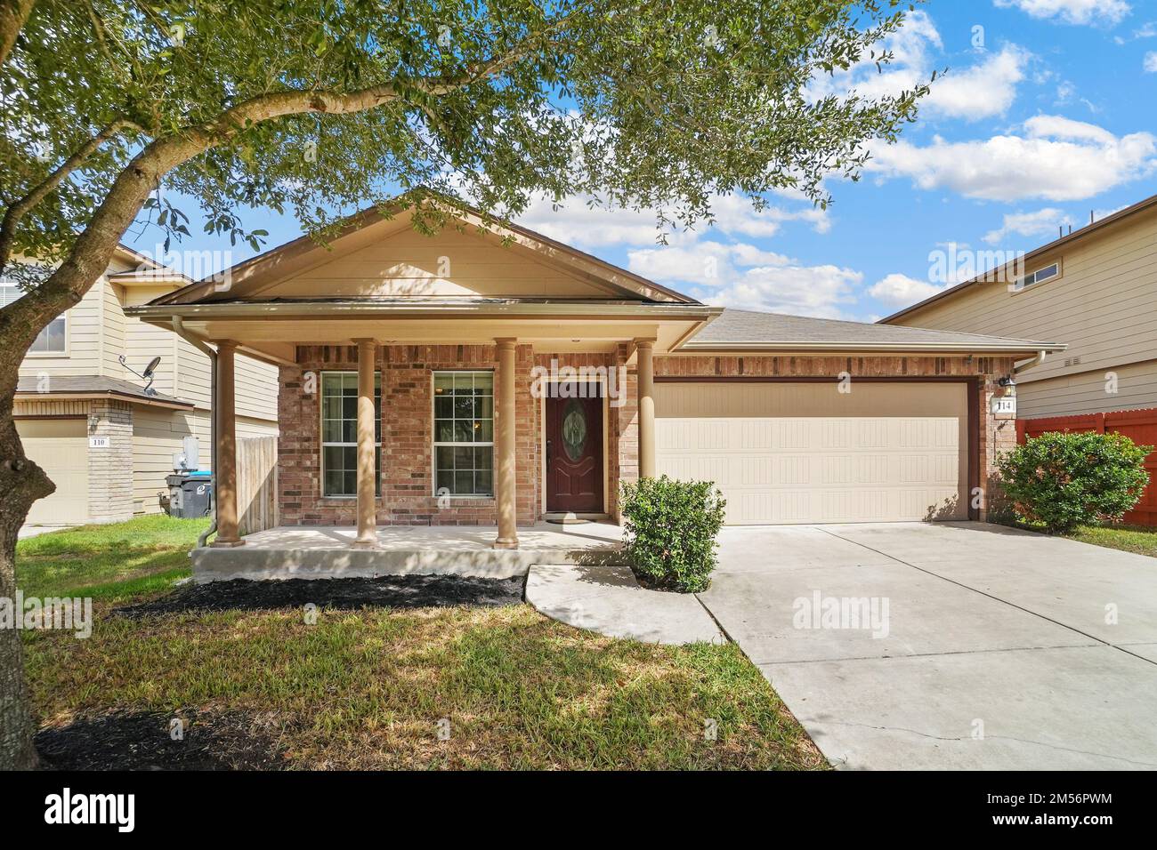 the front view of a home Stock Photo - Alamy