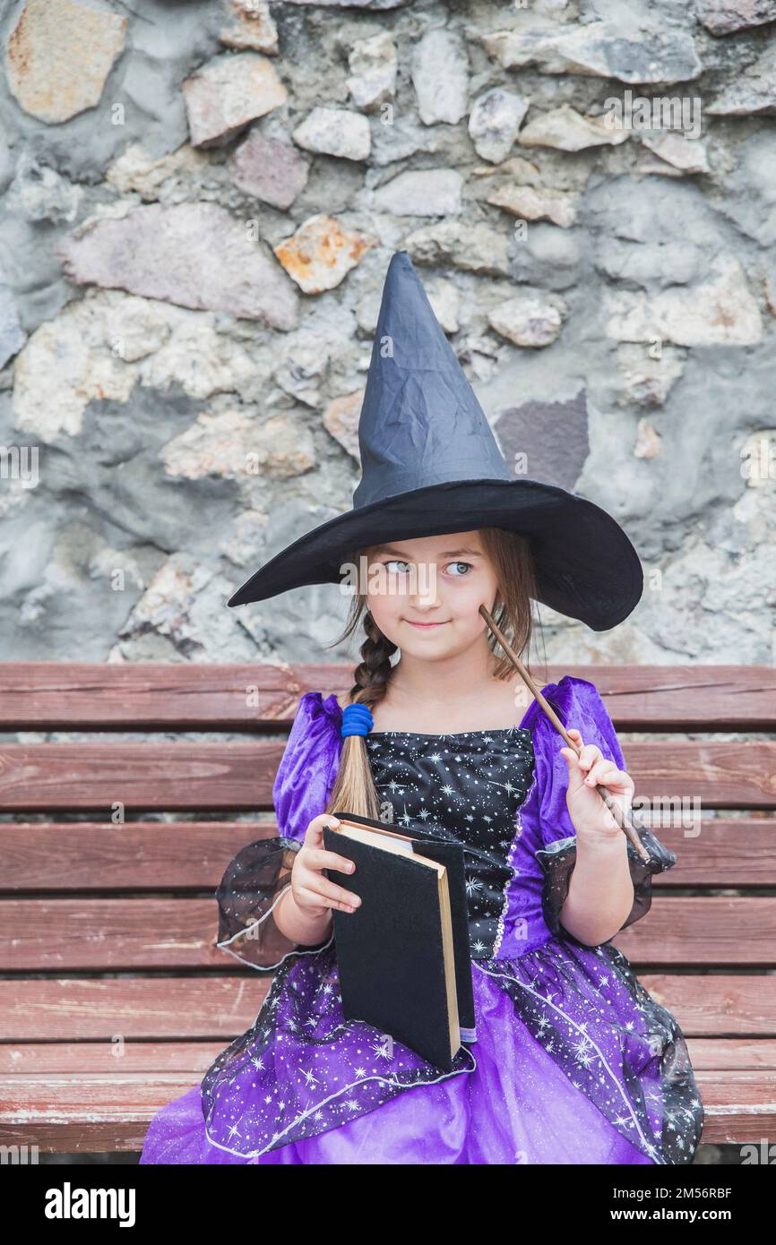 Sorcerers spells hi-res stock photography and images - Alamy