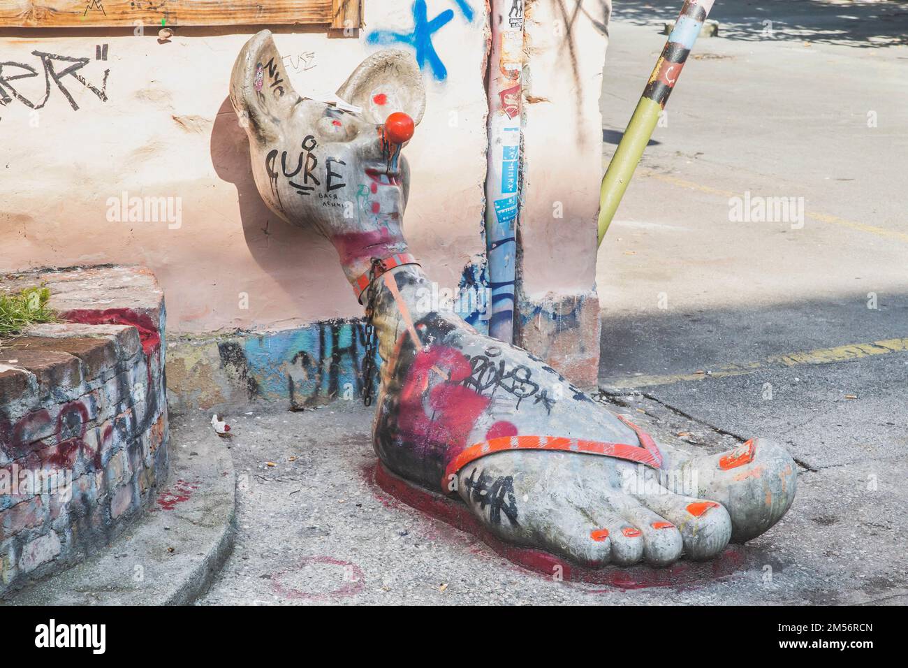 giant statue of a leg with a head in Slovenia Stock Photo - Alamy