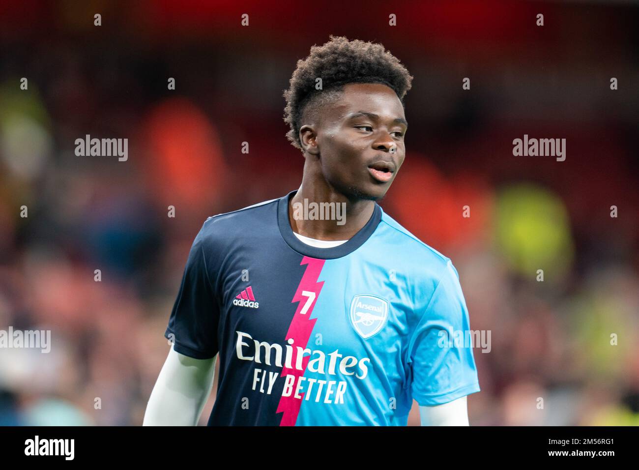 Bukayo Saka #7 of Arsenal warming up prior to the Premier League match ...