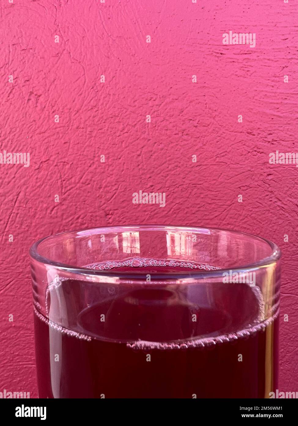 Glass of jamaica (hibiscus tea) in Oaxaca, Mexico Stock Photo - Alamy