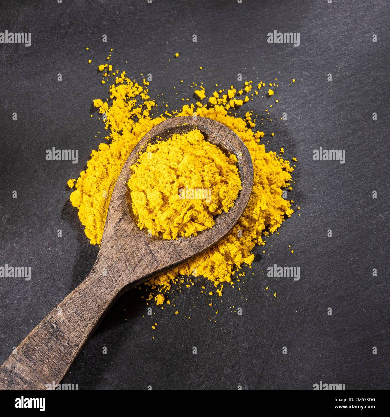 Ground curry powder - dry spice mix Stock Photo - Alamy