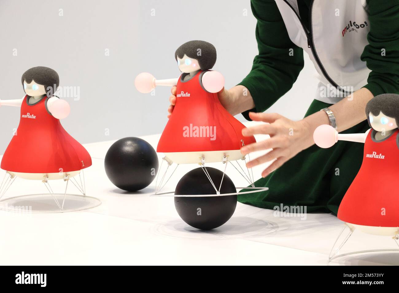 Yokohama, Japan. 26th Dec, 2022. An employee of Japanese electronic ...