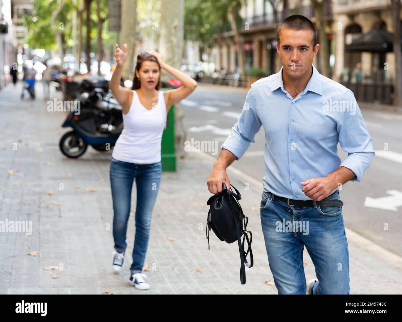 Robber running outside hi-res stock photography and images - Alamy