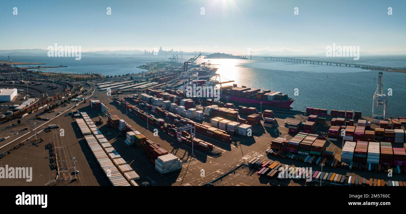 Aerial view of port of oakland hi-res stock photography and images - Alamy