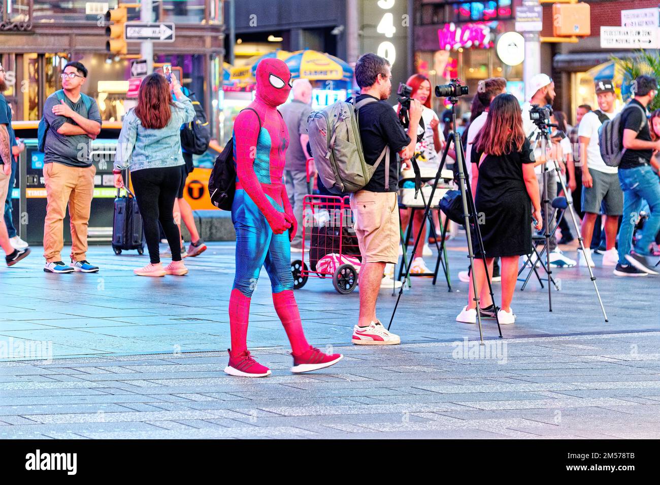 Spiderman Walking in Times Square Stock Photo - Alamy